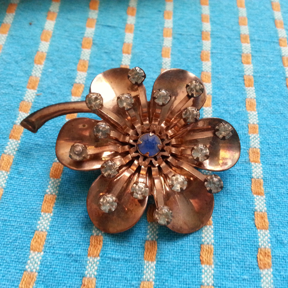 Jewelry | Vintage Copper Flower Pin Brooch With Rhinestones | Poshmark